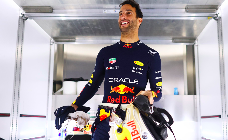 Ricciardo to make sensational F1 return as AlphaTauri axe De Vries